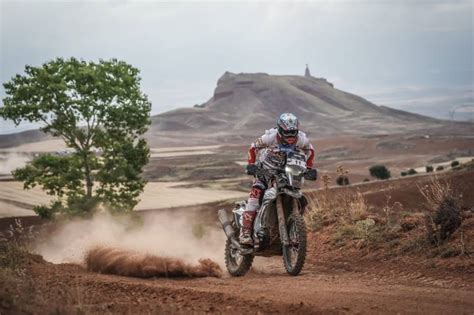 Dakar 2021 Cs Santosh En Coma Inducido Tras Una Caída En La Etapa 4 Motosan