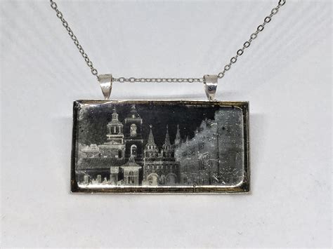 Подвеска с фотографией в негативе