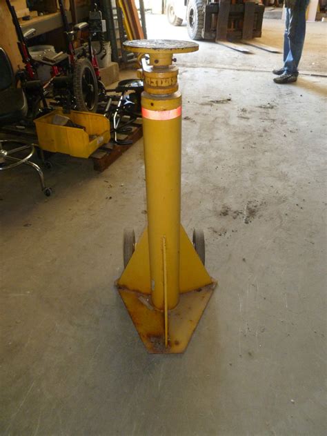 Semi Trailer Stabilizing Jack Stand Safety Mansfieldfw Jack Stands