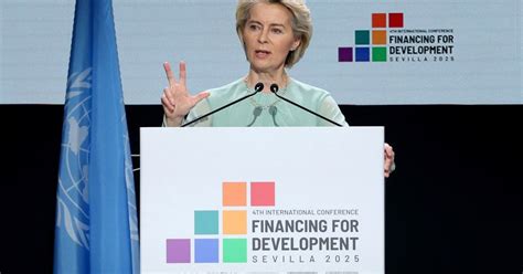 Урсуле фон дер Ляйен грозит вотум недоверия Её судьбу решит