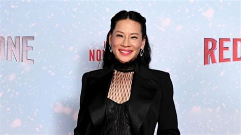 Lucy Liu Grundschule Lucy Liu 55 Looks Unreal In Tailored Micro