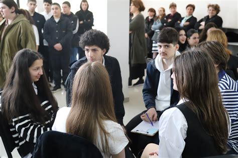 ოზურგეთის 🦉📚 ოზურგეთის მუნიციპალიტეტის კულტურის და მოსწავლე ახალგაზრდობის ცენტრის