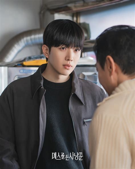 X U Series L 메스를 든 사냥꾼 클럽에서 벌어진 살인 사건 현장 오늘도 서세현 과장님 현장 출동 죽은 줄 알았던 아빠의 살인이 다시 시작됐다 제 8회 칸