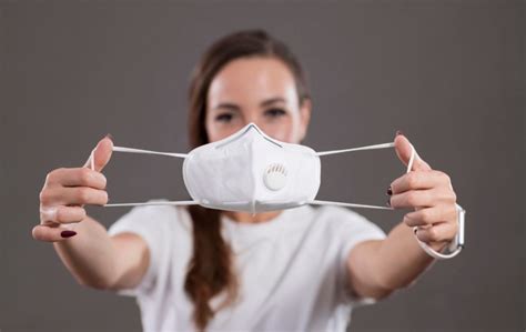 Конгресмени просять уряд зняти обмеження на використання масок Infobae