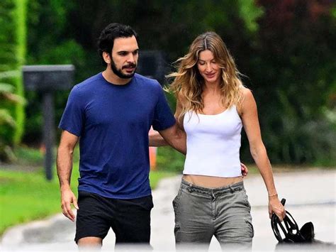 Gisele Bundchen And Joaquim Valente Are Married After Nearly 3 Years
