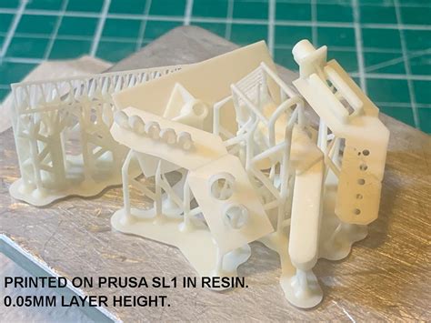 🛤️ 4mm Scale 4 Aspect Colour Light Signal With Optional Feathers Uk・ 3d File For 3d Printing