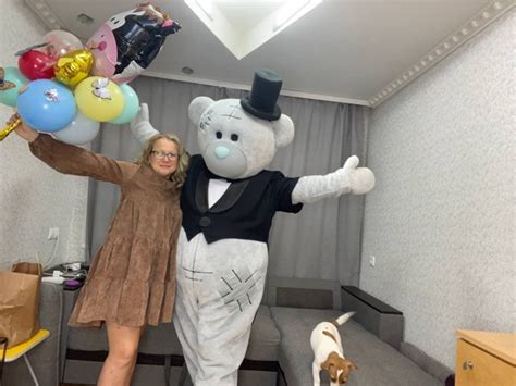 Невероятно мишку Тедди любят даже взрослые Создайте незабываемое поздравление с днем рождения