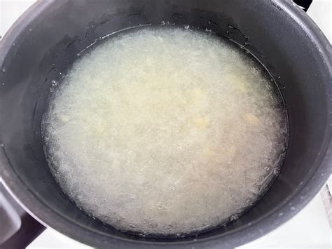 银耳牛奶甜汤怎么做银耳牛奶甜汤的做法怪味熙豆果美食