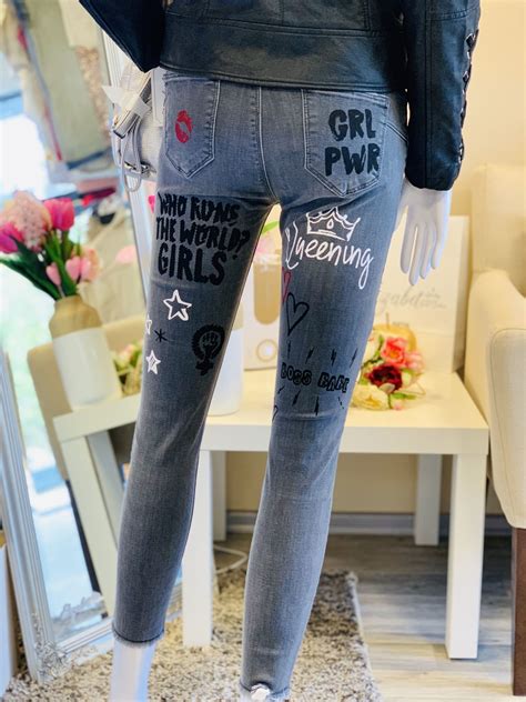 Сиви дънки с бели и червени надписи Elizabet Bg