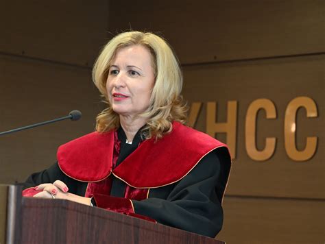 УНСС Институтът за следдипломна квалификация връчи дипломите на