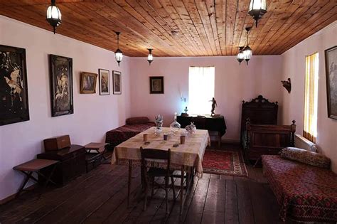 Հովհաննես Թումանյանի տուն թանգարան Բիդ Ֆոր Թրիփ