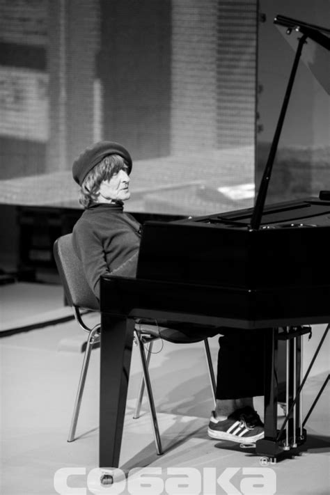 Выставка концерт «Каравайчук Оркестр громкоговорителей пройдет на Новой сцене в рамках проекта