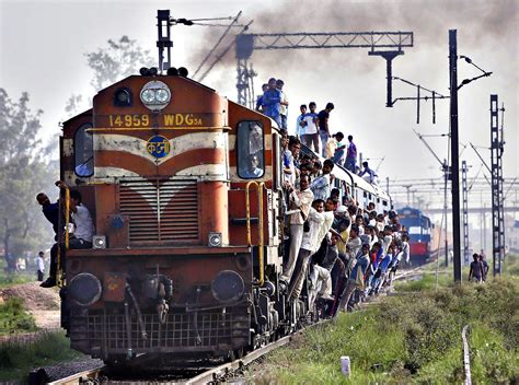 Est Some Photos Overcrowded Train India