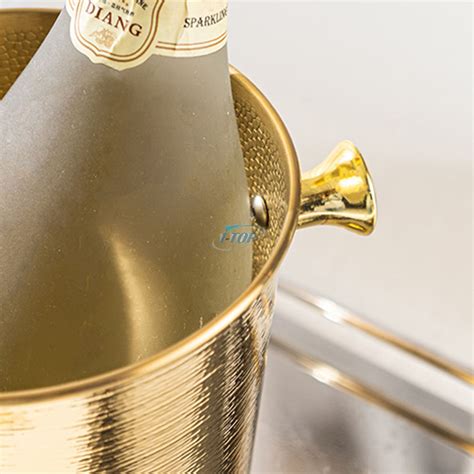 사용자 정의 로고 535 갤런 스테인레스 스틸 얼음 양동이 뚜껑과 얼음 국자가 있는 금속 음료 욕조 꼬기 얼음 양동이 스테인레스 스틸 얼음 양동이 얼음 양동이 금속