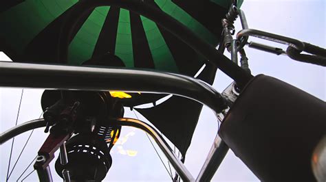 열기구 수박에 모험 버너봉투에 불꽃을 지시 항공기는 뜨거운 공기로 인해 아침 푸른 하늘에서 비행 가방에 대한 스톡 사진 및 기타 이미지 Istock