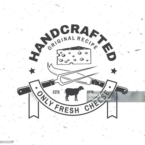 치즈 가족 농장 배지 디자인 로고 템플릿 양 Lacaune 포크 치즈 용 나이프로 브랜딩 디자인 벡터 일러스트 레이 션입니다 손수 만든 치즈 드로잉에 대한 스톡 벡터 아트