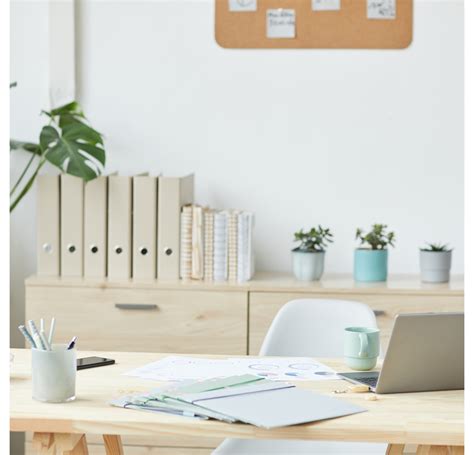 About The Authentic Assistant