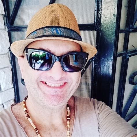 الفنان طلال المصري Youtube