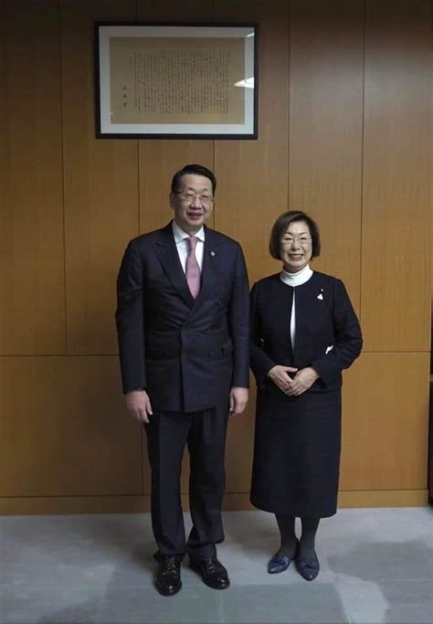 Bataa On Twitter Rt Havrig Huleegch Япон Монголын боловсролын сайд нар гэнээ Эгч дүүс шиг