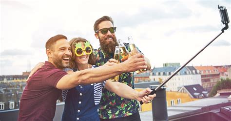 The 4 Most Extroverted Zodiac Signs And 2 Who Are Surprisingly Introverts