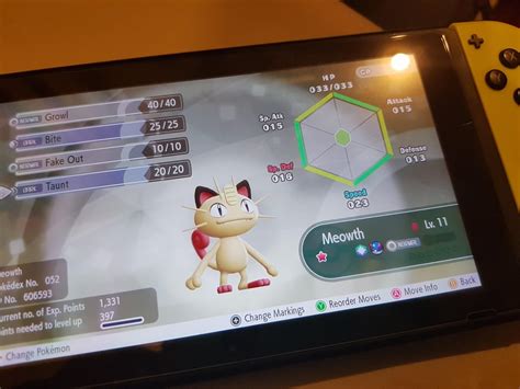 Shiny Meowth Pokemonletsgo