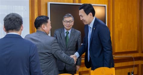 Уран олборлох төсөлтэй холбогдуулан эрдэмтэн судлаачидтай ЗГХЭГ ын дарга Н Учрал уулзлаа