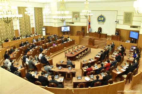 Эрүүгийн болон Зөрчлийн хуулийг шинэчлэн баталлаа