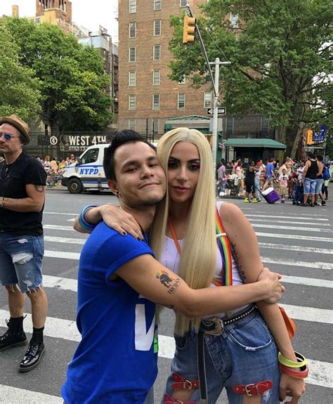 Lady Gaga Regina Del Gay Pride Di New York Video E Foto Archivio