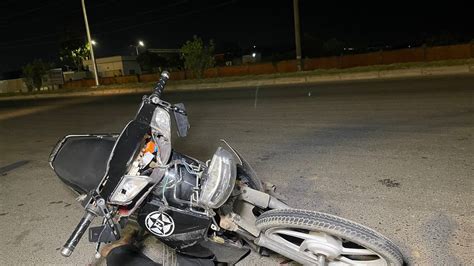 បុរសម្នាក់បើកម៉ូតូលឿនទៅបុករថយន្តចតនៅចិញ្ចើមផ្លូវពីក្រោយបណ្តាលឱ្យស្លាប់នៅនឹងកន្លែងកើតហេតុ