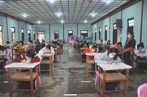 မိုးကောင်းမြို့၌ ၇၅ နှစ်မြောက် စိန်ရတုပြည်ထောင်စုနေ့အထိမ်းအမှတ် အထက်တန်းအဆင့် စာစီစာကုံးနှင့