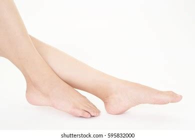 Young Naked Woman Legs库存照片393642379 Shutterstock