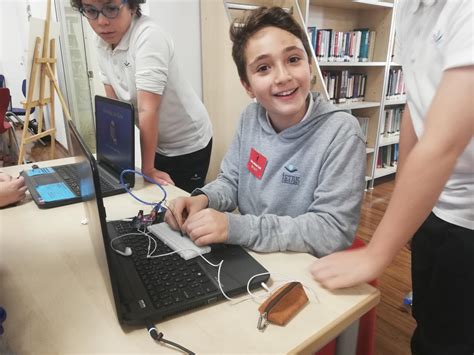 Joystick Kontrolü Ile Labirent Oyunu Ebru KurtoĞlu