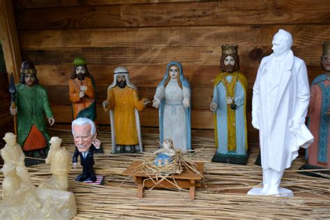 Степан Бандера та Джо Байден стали героями цьогорічної різдвяної шопки