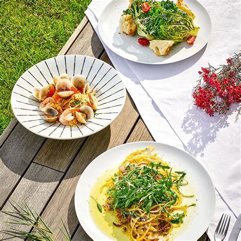 Pkm가든 레스토랑and카페 음식점 │ 에스콰이어 │ 패션 매거진 패션 잡지 남성지