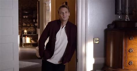 3 Theories About Wrens Roommate On Pretty Little Liars That Are Guaranteed To Make You Suspicious