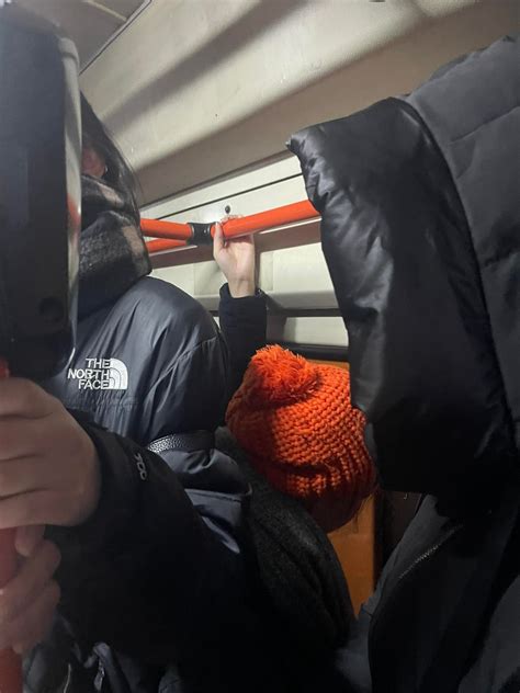 Жижи On Twitter Нийтийн тээврээ сайжруулаачээ‼️06 цаг өнгөрч байхад пиг хүнтэй жолооч нь