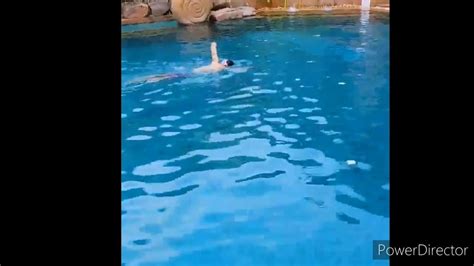 호텔에서 수영을 Youtube