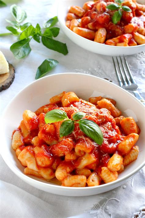 Gnocchi With Tomato Mozzarella Sauce Italian Recipes Italian Recipes