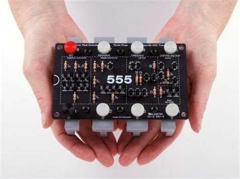 The Three Fives 555 Discrete Timer Kit Elektor