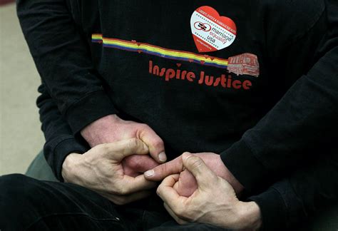 Finger Length Could Provide Clue To Person S Sexuality