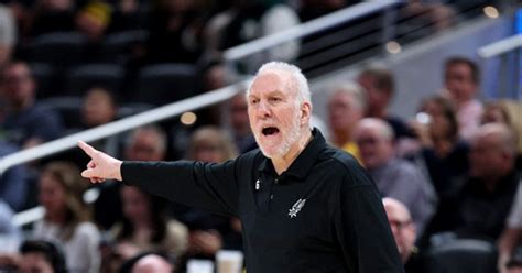 “야유좀 그만합시다 ” 경기 도중 마이크 든 포포비치 감독