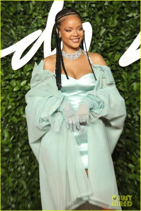 Rihanna Wows In Her Fenty Line At Fashion Awards 2019 Photo 4396382