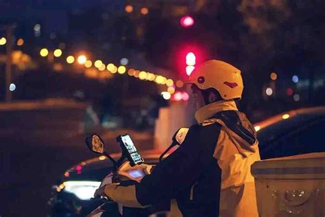 我们和9位外卖骑手聊了聊，生存与梦想 财经头条