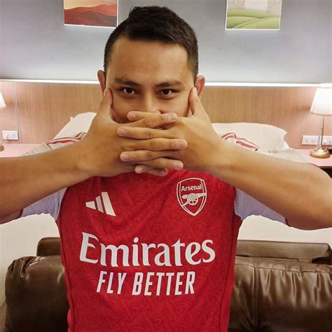 ဘောလုံးသတင်း အမှားများသီးသန့်