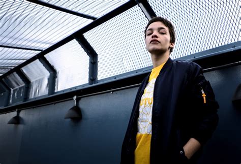 Turn Your Crew Neck T Shirt Into A V Neck T Shirt Allriot