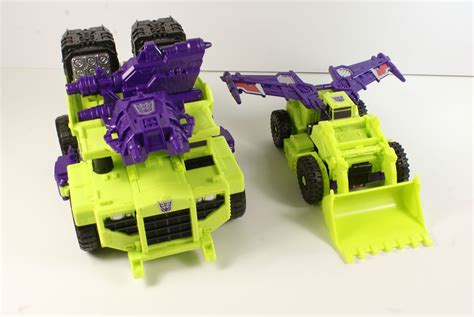 Toybox Soapbox Transformers Combiner Wars Devastator Review