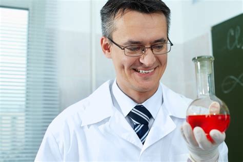 Premium Photo Fluid Experiment Research People Medical