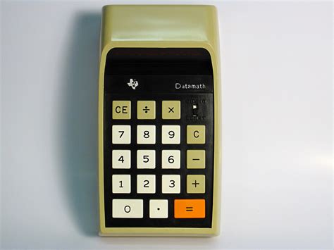 The First Handheld Calculator Invented