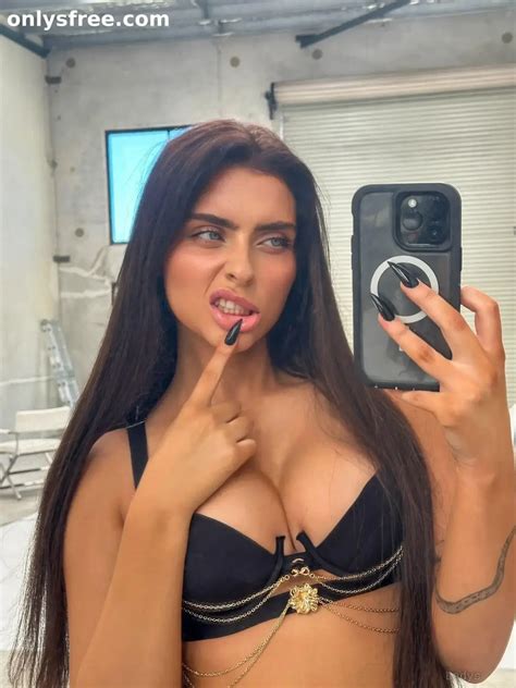 Lauren Hamden Hot Pics