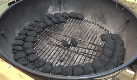 An Easy Guide To Weber Kettle Snake Method Brisket University Grill